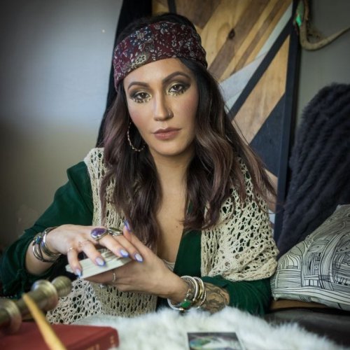 Consultores - TarôGuia — Tarólogos Online 24h | Tiragem de Cartas de Tarot